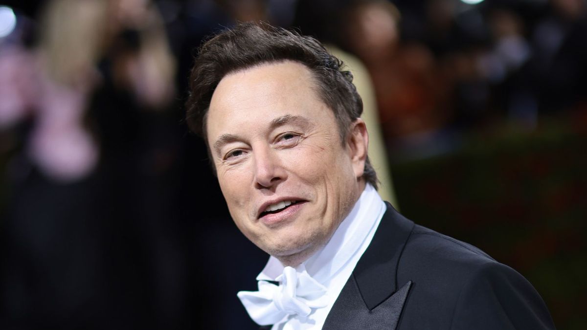 Berapa Kekayaan Elon Musk dan Apa Saja Sumbernya? - SFast Sekuritas